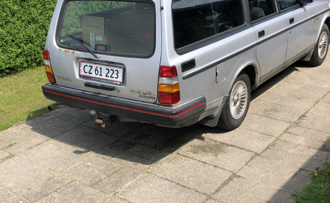 CZ61223 Volvo 240 Uoplyst