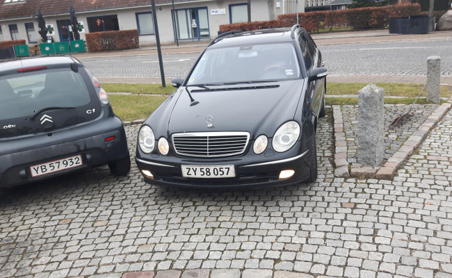 ZY58057 Mercedes-benz E 320 T Cdi