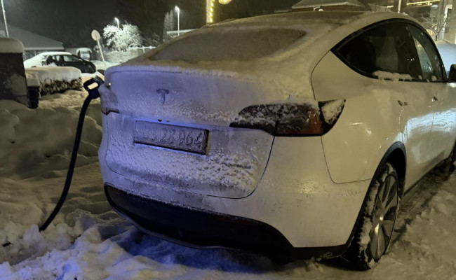 DS28964 Tesla Model Y Long Range Dual Motor