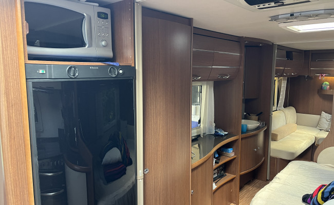 FJ7003 Adria Alpina 743 Uk Uoplyst