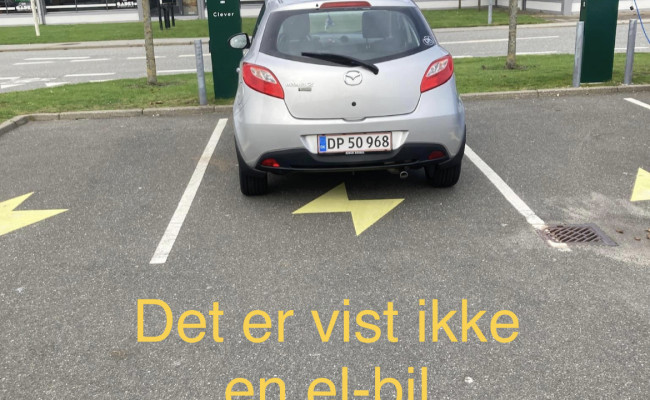 DP50968 Mazda 2 1,3 Hatchback Man.