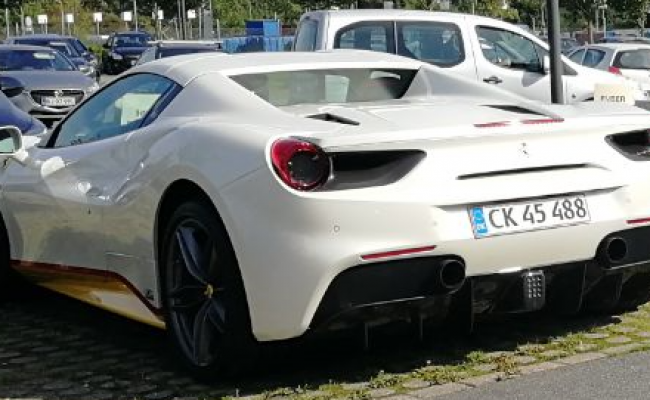EC80401 Ferrari 488 Spider
