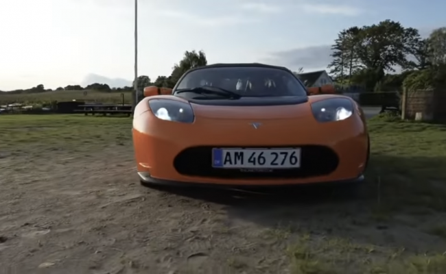 AM46276 Tesla Roadster Sport