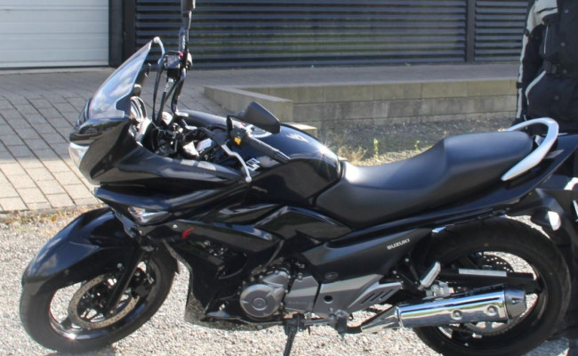 CJ22568 Suzuki Gw250